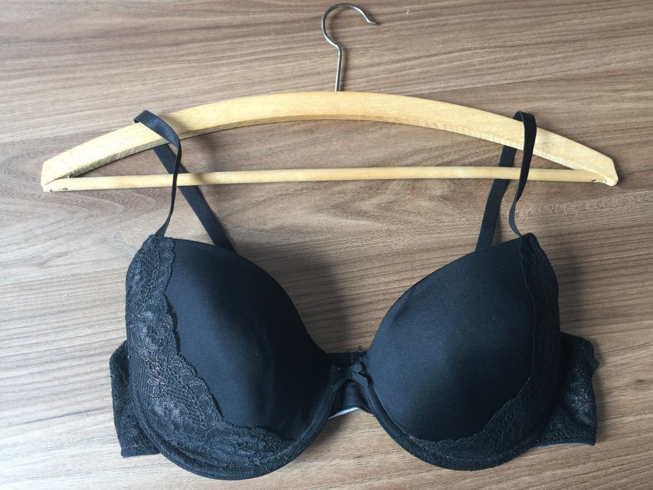 Skin To Skin Schwarzer Bh Mit Spitze Gr 80b Kleiderkorb Ch